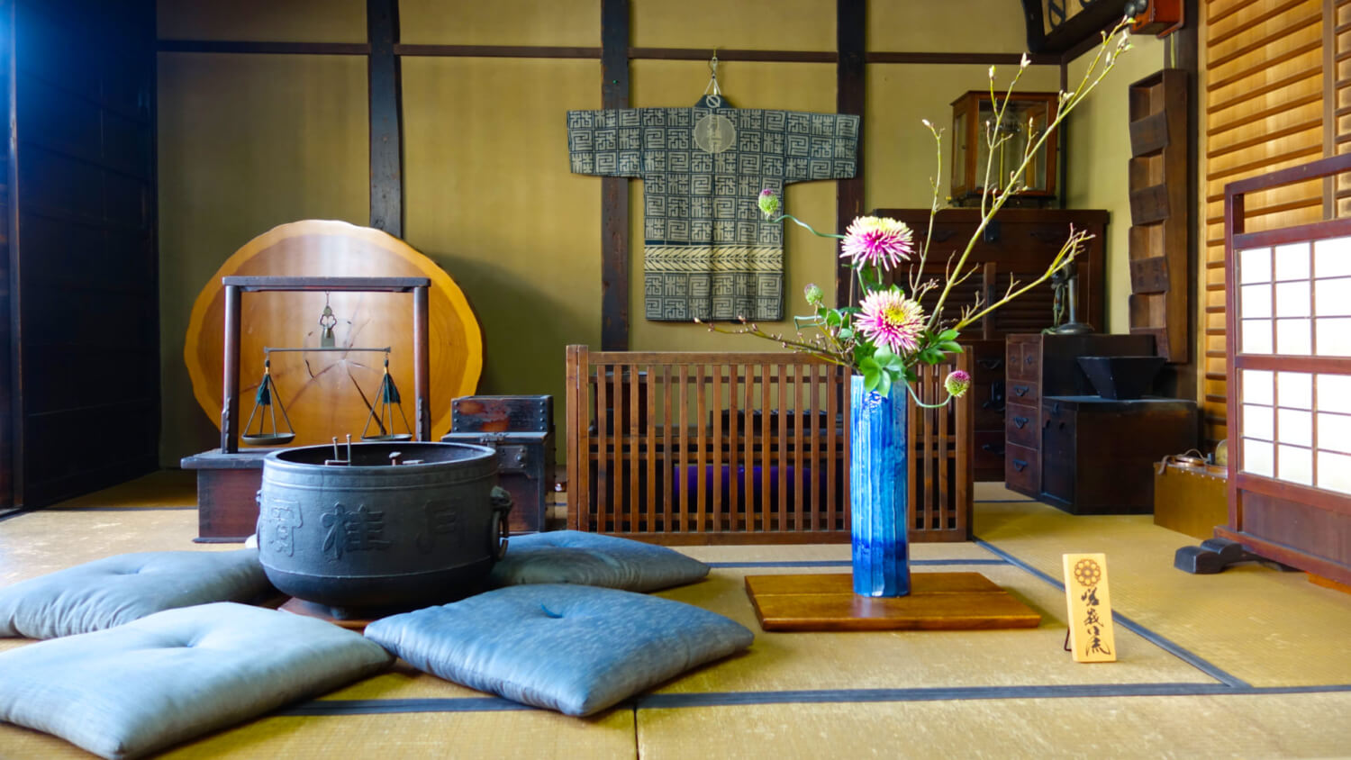 Will I Have to Sit on the Floor in Japan? | JAPAN and more